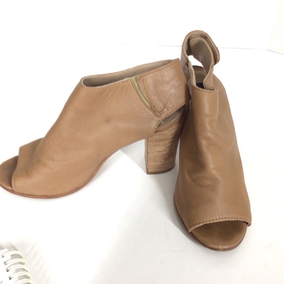 Steve Madden | Shoes | Steve Madden Slaater Nude Peep Toe Slip On Open ...